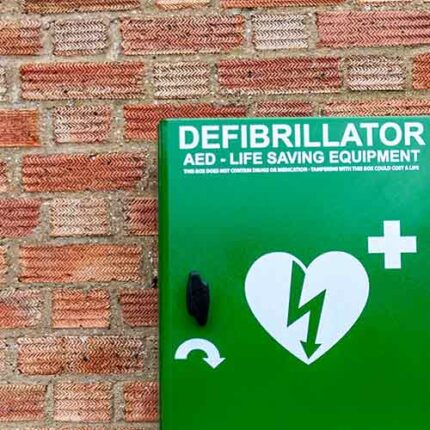 What are the different types of defibrillators? - First Aid Accident ...